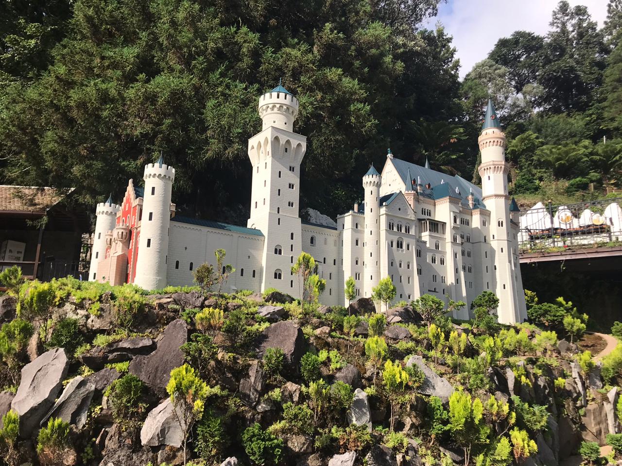 Mini Mundo reabre amanhã e a apresenta nova miniatura do Castelo ...