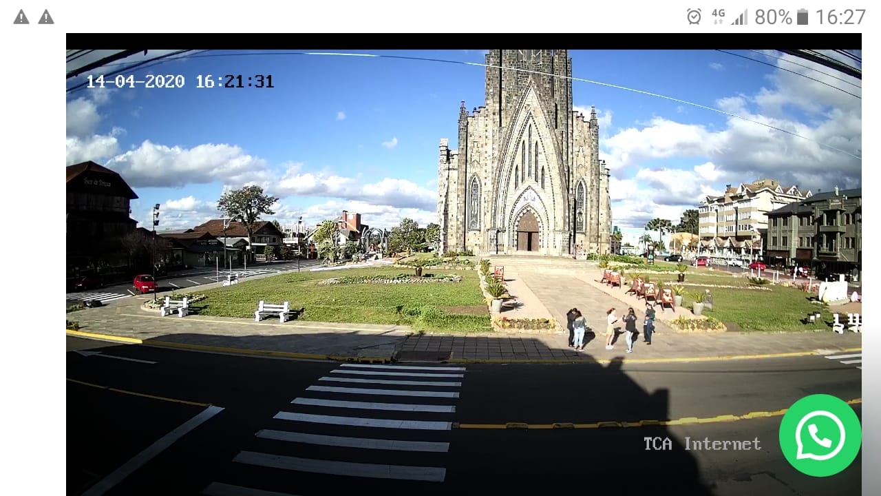 Imagens em tempo real e wi-fi grátis em funcionamento no centro de ...