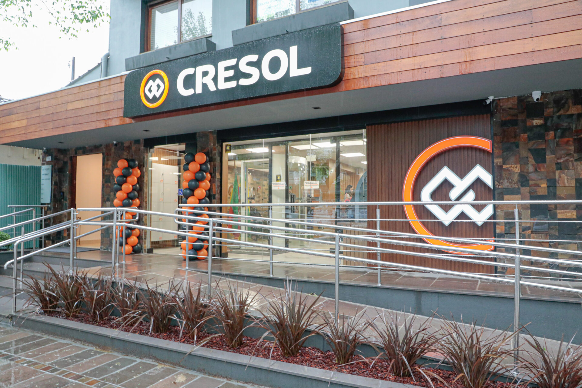CRESOL entrega nova agência em Gramado | Portal da Folha