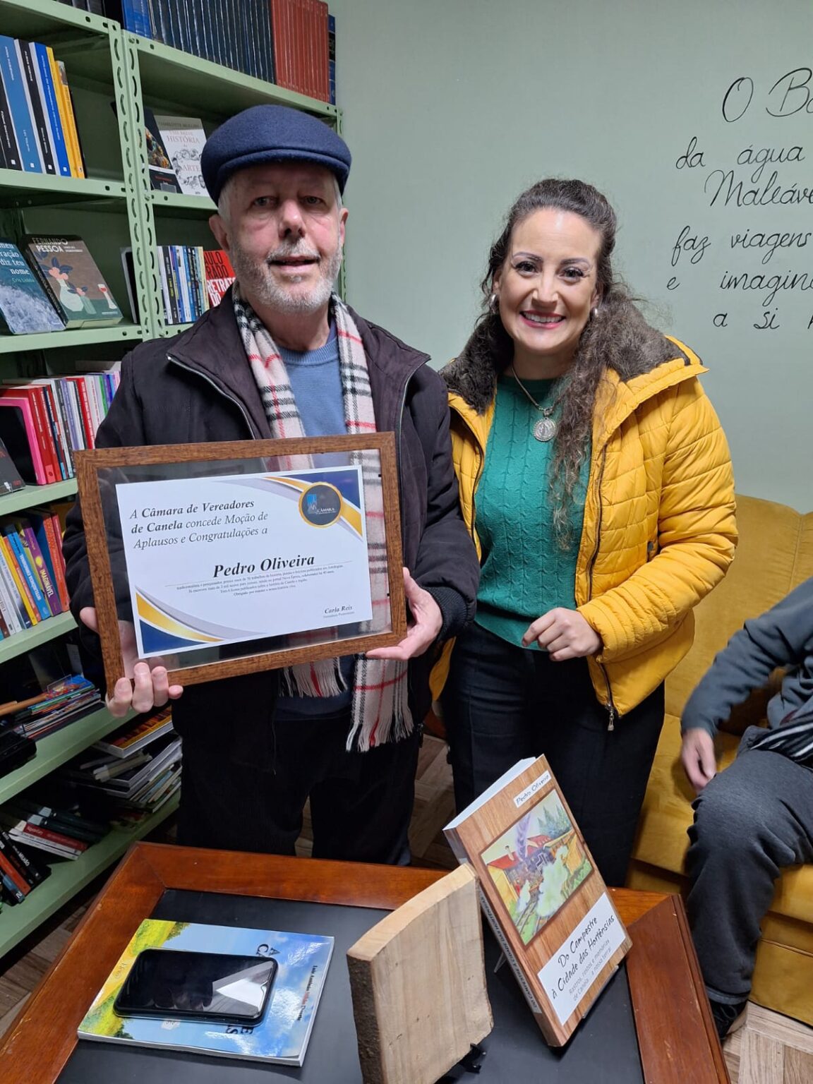 Carla Reis presta homenagem a Pedro Oliveira | Portal da Folha